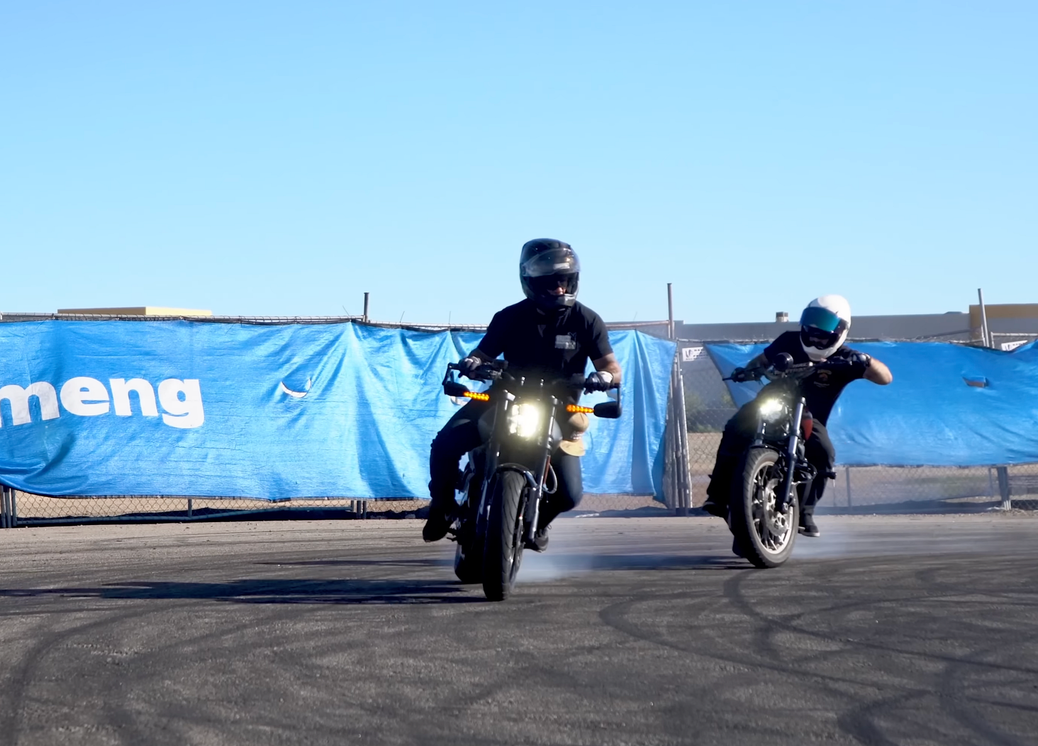 Can S2 Alpinista Beat a Fully Modded Nightster? | LiveWire